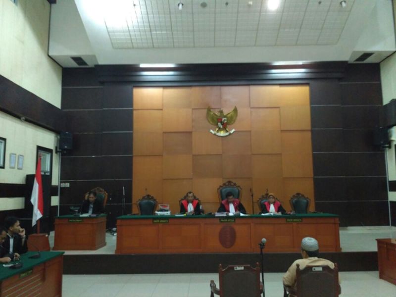 Jonru divonis 1,5 tahun penjara, lebih ringan dari tuntutan jaksa