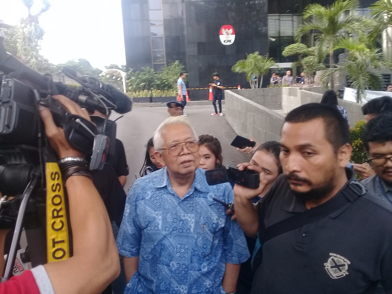 Usai diperiksa KPBambang Subianto dan Edwin Gerungan bungkam