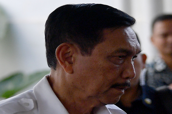 Faisal Basri usul agar Jokowi pecat Luhut Pandjaitan Faisal Basri usul agar Jokowi pecat Luhut Pandjaitan
