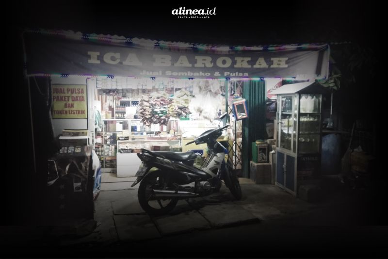 Gurita toko kelontong Madura di perkampungan padat Jakarta