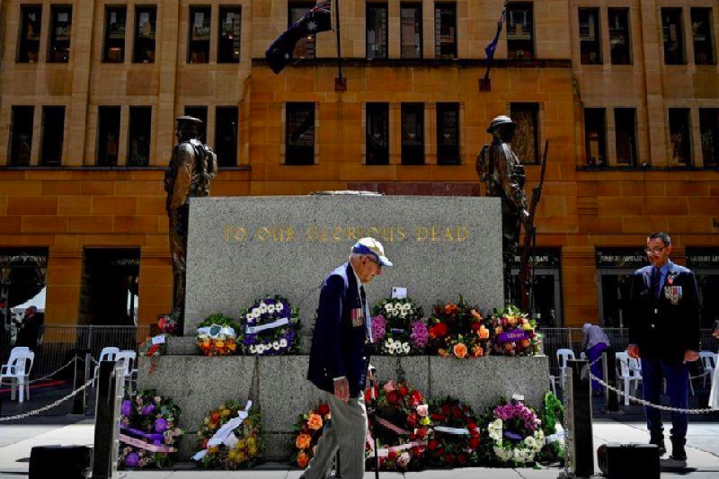 Sydney Opera House: Diterangi dengan bunga poppy
