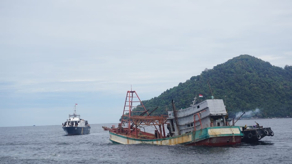 4 kapal illegal fishing Vietnam yang ditenggelamkan
