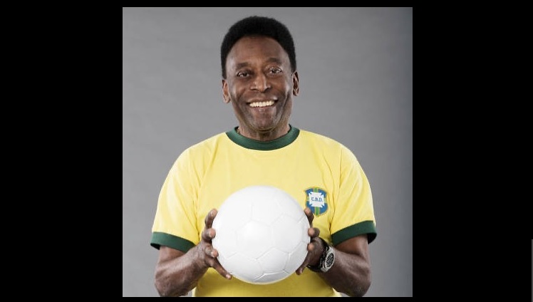 Setelah dioperasi karena tumor usus besar, Pele dalam pemulihan