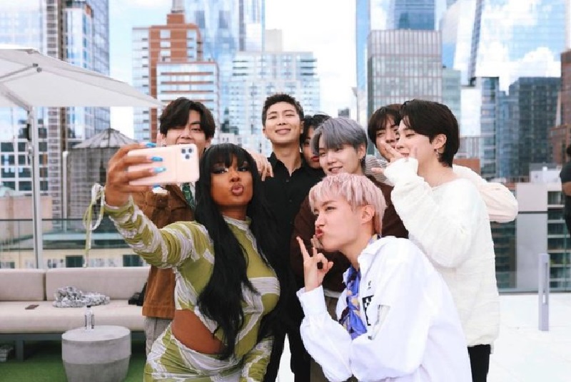 BTS duet Megan Thee Stallion nyanyikan Butter di AMA 2021