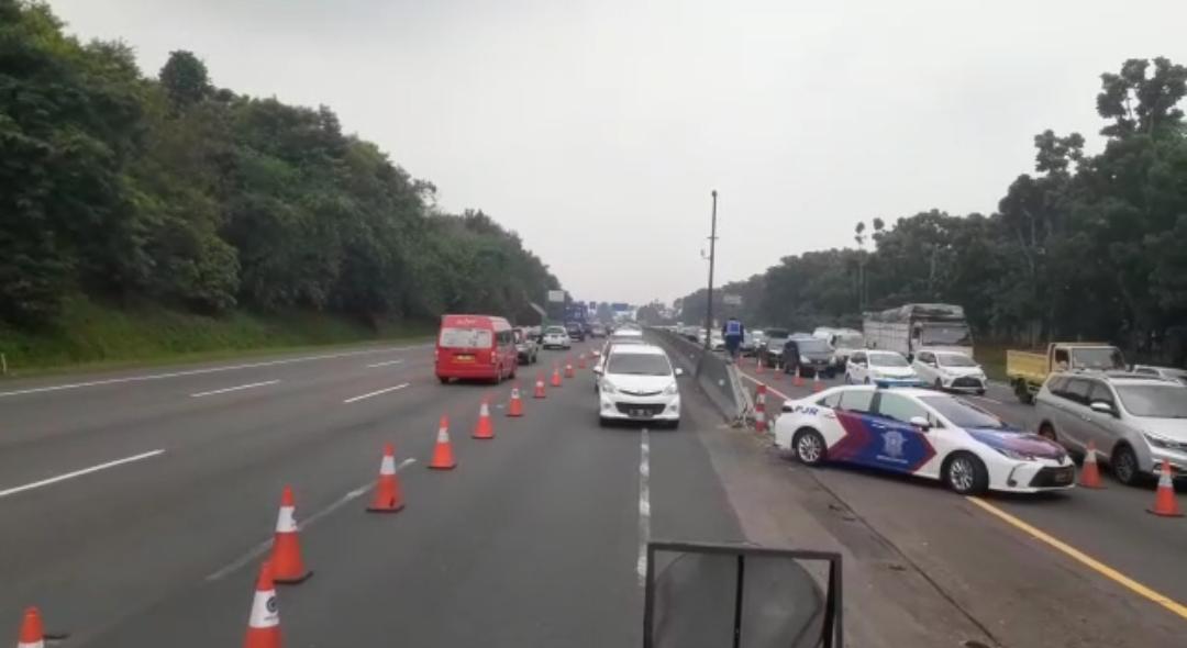 Jasa Marga berlakukan contraflow di tol Jakarta-Cikampek