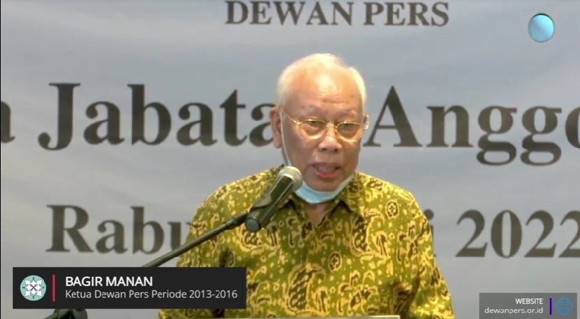 "Bagaimana demokrasi mati" di mata Bagir Manan