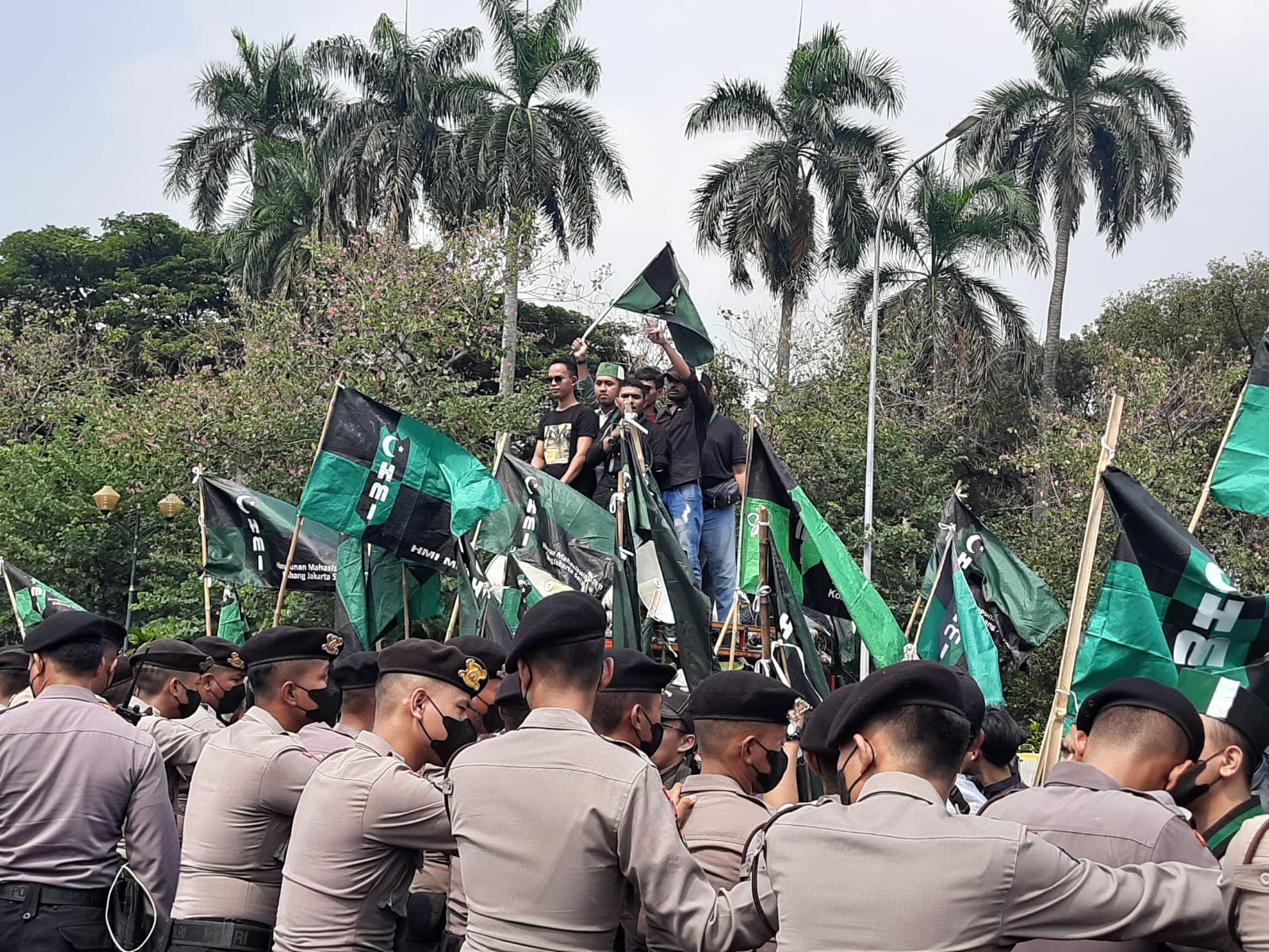 HMI gelar aksi demo kenaikan BBM, tiga tuntutan disuarakan