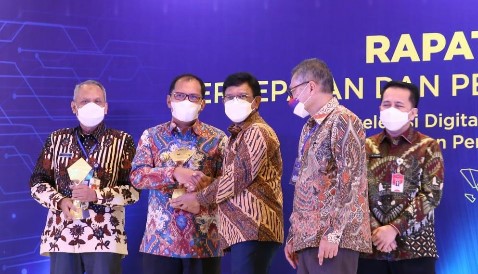 Pemkot Makassar sabet penghargaan TP2DD Terbaik