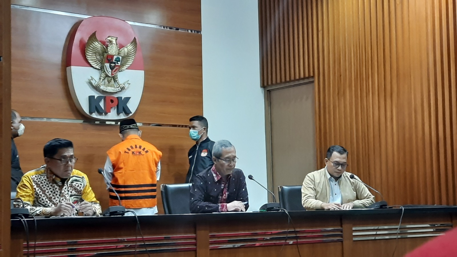 KPK tetapkan eks Bupati Sidoarjo Saiful Ilah jadi tersangka KPK tetapkan eks Bupati Sidoarjo Saiful Ilah jadi tersangka