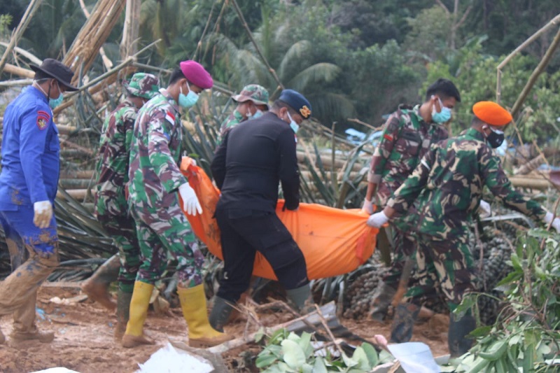 Update longsor Natuna: 33 tewas dan 21 orang masih hilang