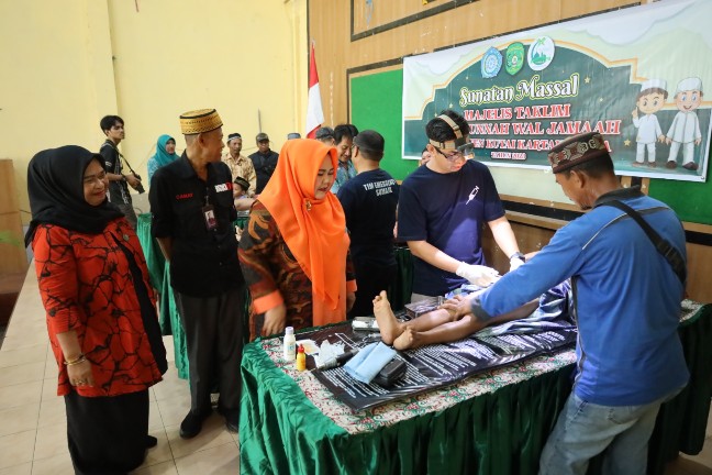 30 anak di Loa Janan Kukar ikuti sunatan massal