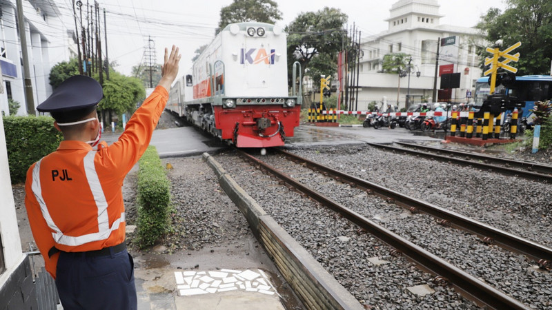 Masyarakat diminta waspada saat lewat perlintasan sebidang