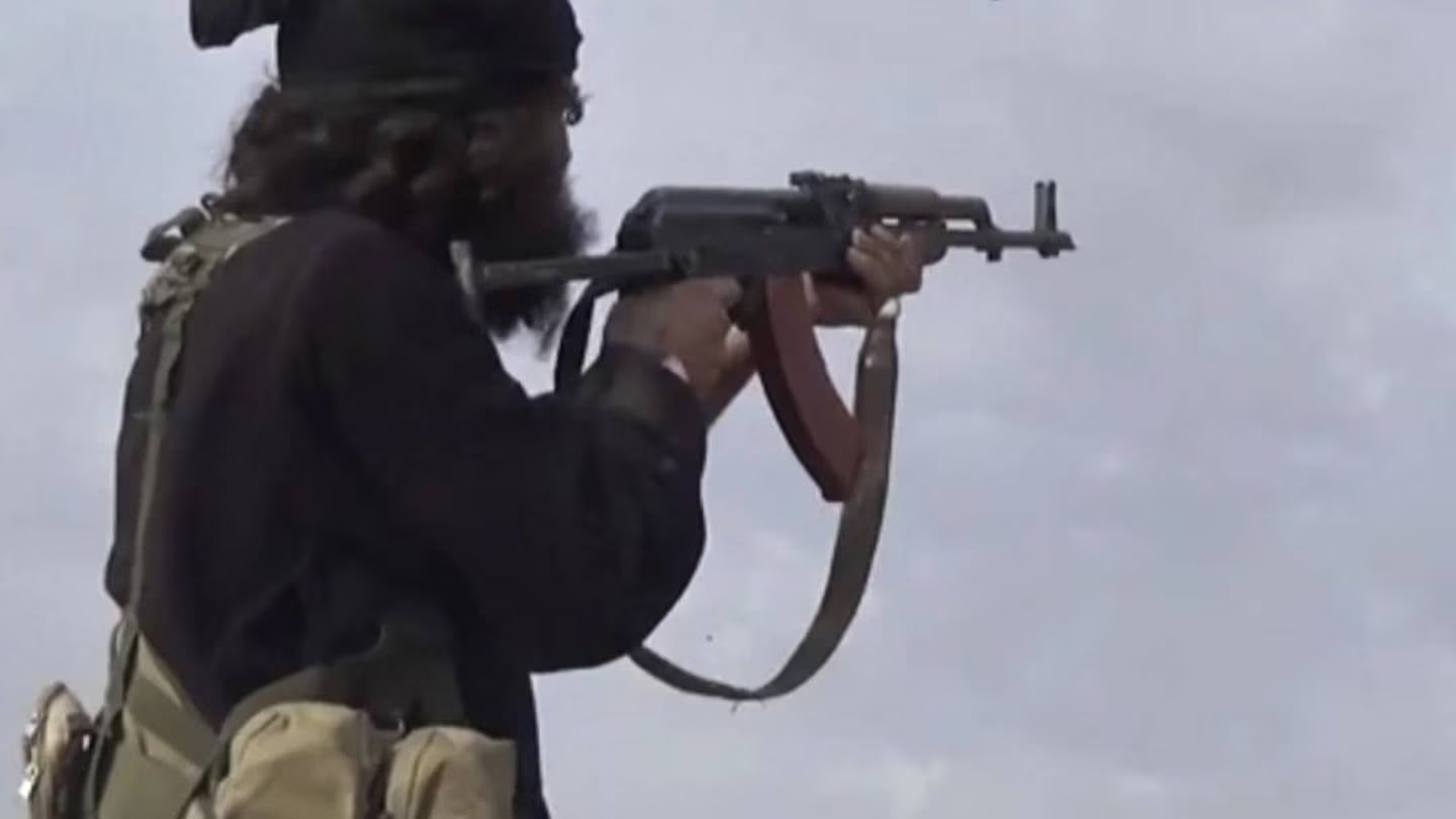 Penyergapan ISIS ke bus yang membawa tentara Suriah menewaskan 20 orang