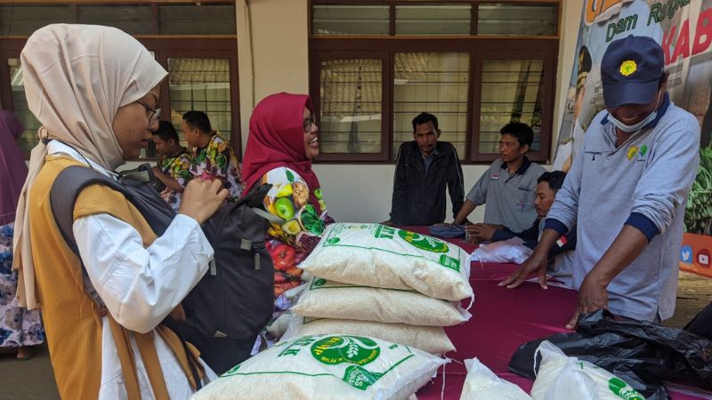 Harga kebutuhan pokok naik, daya beli masyarakat turun